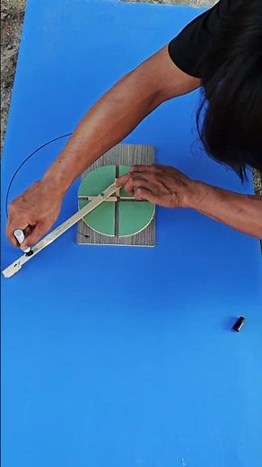 Make a simple compass with wood & paper, rotate for perfect circles, easy to grasp!