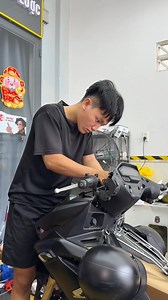 22K views · 315 reactions | Ai ai ai là người thiết kế ra cây F ONE TURBO S vậy ???? Cho tui biết danh tính coi !!!! | Thần Đèn Q12 Shop | Facebook