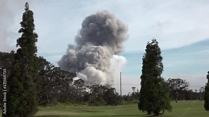 Kilauea Volcano Eruption 2018 - Large Volcanic Ash Cloud Erupts From Summit