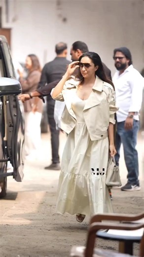 Newlyweds Sonakshi Sinha & Zaheer Iqbal’s ROMANTIC dance at their wedding reception ❤️ #shorts