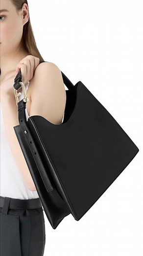 Nuvola di Furla, materiali di prima qualità e design curato in ogni minimo dettaglio. La trovi ora in promozione sul nostro sito e in negozio #furlanuvola #furla #nuvola #borsefurla | Grazia Pelletterie