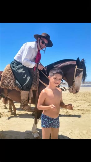 Enrico | A cavalgada do mar é um evento tradicional do verão gaúcho com o objetivo de valorizar o gaúcho do campo, levando cultura e tradição aos... | Instagram