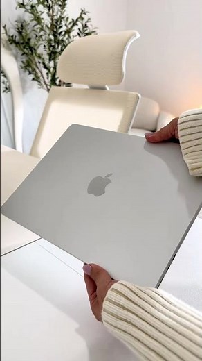 MacBook Air M4 Silver Unboxing – First Look & Impressions!