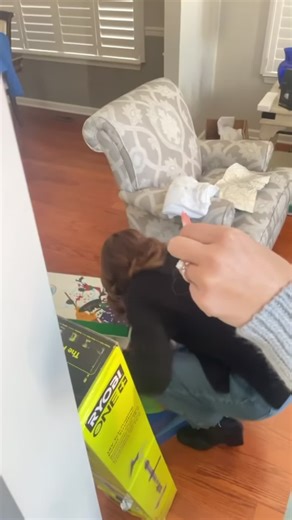 Trying Smelling Salts: Hilarious First Reactions