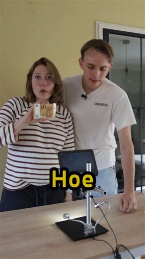 20K views · 12 reactions | Wat moeten we onder de microscoop bekijken?樂 #leren #microscoop #geld #euro #wow #interessant #waarom #wijsneuzen | Wijsneuzen | Facebook