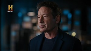 A finales de los años 70, la CIA identificó una oportunidad de oro en Moscú: un cable de comunicaciones secreto que unía el Ministerio de Defensa con el Instituto de Investigación Nuclear soviético, pasando por una red de alcantarillas. Intervenir esta línea de información clasificada en uno de los lugares más vigilados del mundo era casi imposible. Para superar la vigilancia constante de la KGB, la CIA recurrió a su legendario maestro del disfraz, Tony Méndez, quien ideó una solución tan creati