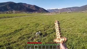 276K views · 4K reactions | ¿Alguna vez habías pensado jugar al Minecraft en la vida real?廊 Adrian Pueyo nos trae la respuesta con su vídeo grabado con la HERO5 Black. | GoPro | Facebook