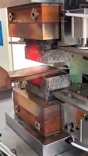 Fact Cus on Instagram: "Diffusion Welding: Metal Joins Without Melting! Diffusion welding is a unique solid-state process where metals join without melting. Just high pressure, controlled heat (40% of melting point), and atomic bonding — resulting in a super strong and energy-efficient weld. ⚙️🔥 Watch how metals fuse without fire! #diffusionwelding #solidstatewelding #metalbonding #engineeringshorts #sciencefacts"