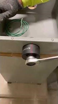 USING MILWAUKEE 2” RATCHET KNOCKOUT SET