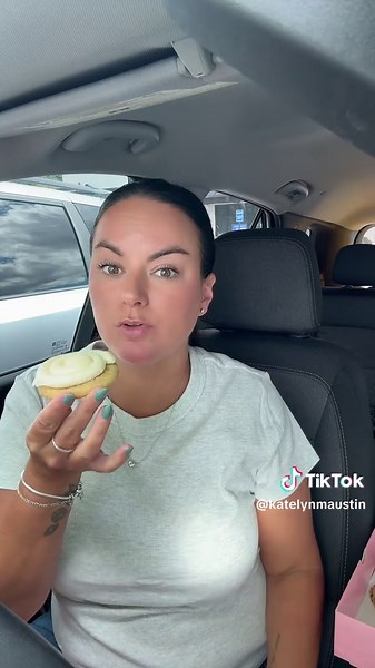 Crumble Cookie Review: Oreo Milkshake & More