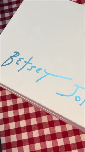 Betsy Johnson multi lips shoes #betseyjohnson #betseyjohnsonshoes #shoes #rhinestoneshoes