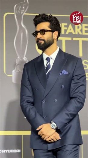 #vickykaushal ’s Blue Suit Look Screams Royal Elegance