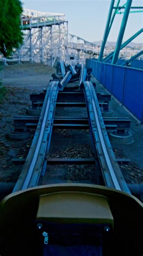 Six Flags Magic Mountain on Instagram: "Kicking off the new year with a Twisted Colossus POV! 💚🩵 Two dueling tracks. Over 5,000 feet of track. 20 airtime moments. Our favorite hybrid brings the energy from the first drop all the way to the final brake run. 🎢 We have to know… front row or back row? #TwistedColossus #CoasterPOV #POV #MagicMountain #SixFlagsMagicMountain"