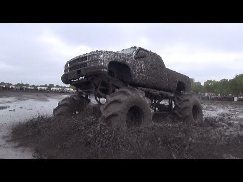 CRAZY REDNECKS WITH PAYCHECKS 2012!!