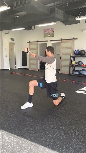 Kneeling Cable Wood Chop-Lifts