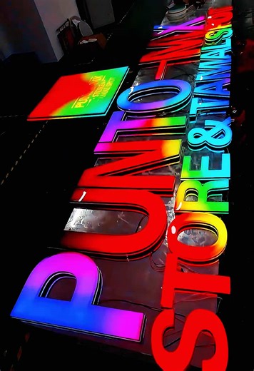 Top Signs Everyone Should Recognize in Signage Design