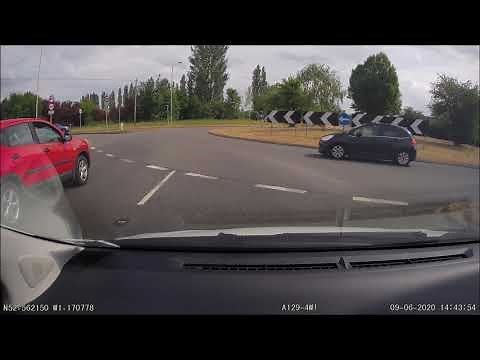 Driving lessons Leicester Roundabouts. How to approach and find a gap.