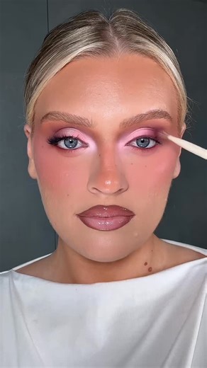 Makeupwlp | makeup tutorial for my pumpkin peach pixie makeup🍑🧚🏼so glad you guys love this look as much as me✨✨ @morphebrushes flickering sands... | Instagram