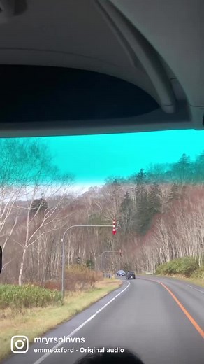 You’re brave! #hokkaido #noboribetsu #showashinzan #chikyumisaki #laketoya #travel #japan