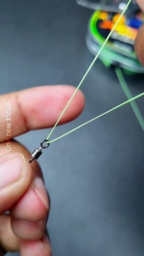 Learn the Fastest Way to Tie a Tiny Swivel Knot! #swivelknot #fishingtipsandtricks #trendingreelsvideo #reels #one_newtricks #viralreelsvideolikefollowme #trendingreelsvideoviraltoday #trendingreelsvideoviraltodayシ゚viral | One new Tricks