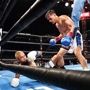 Brandon Heartbreaker Figueroa's high-volume punching style leads to a perfectly paced body-shot KO against Luis Nery. 📺: https://www.youtube.com/watch?v=yefbc8aXnMk Figueroa looks for redemption Feb. 1 when he has a rematch against the only fighter to beat him, Stephen Fulton, only on Prime Video. #FigueroaFulton2 | Premier Boxing Champions