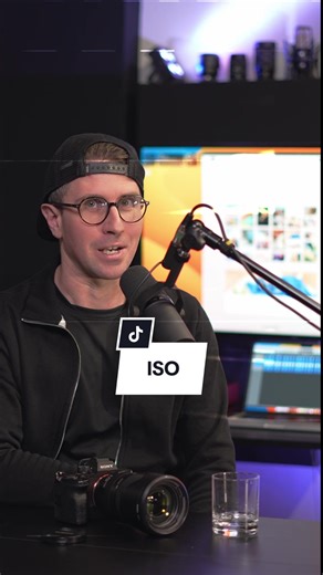Mini foto tutoriál – Part 7: ISO bez strašenia 📸 ISO určuje citlivosť snímača na svetlo. Nízke ISO = čistejšia fotka, vysoké ISO = viac šumu. ISO rieš až ako posledné – najprv clonu, potom čas a až keď to nestačí, zvyšuj ISO. A ak chceš mať fotky hotové bez riešenia techniky – eventy a svadby nechaj na mňa. 👉 www.musicdrive.sk/fotograf