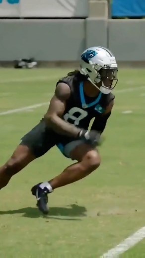 1.7K views · 17 reactions | Specific wide receiver  This is the ability to change body position even in midair to make a critical play ♻️#americanfootball #americanfootballplayer #americanfootballteam #rugby #agility #performancetraining #athletetraining #youthfootball | Mustafa Twfik | Facebook