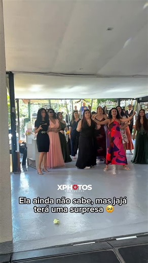 Fotógrafo em São Paulo | Casamentos | Pré-wedding | Love Stories on Instagram: "💍✨ Duas histórias de amor no mesmo dia ✨💍 No casamento de Yasmin e Douglas, o amor transbordou tanto que ganhou um novo capítulo: uma das madrinhas foi surpreendida pelo namorado com um pedido de casamento inesquecível, planejado junto aos noivos. 🥹❤️ Momentos como esse provam que o amor é contagiante, e nós tivemos a honra de registrar cada lágrima, cada sorriso e cada abraço desse dia único. 🎥 Xphotos Produções