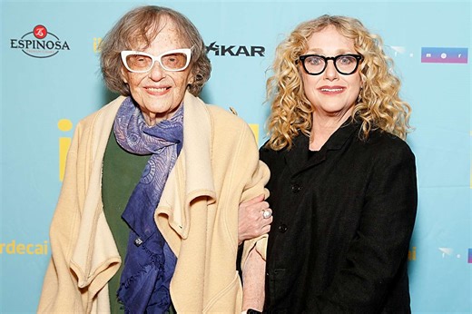 How Carol Kane’s 'Courageous' Mother, Who 'Started Life Over' at 55, Inspired Her New Movie (Exclusive)