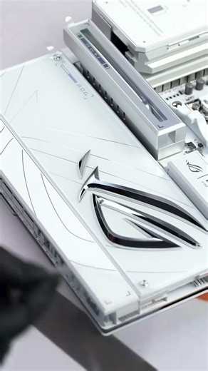 The NEW KING of Gaming! 👑 RTX 5090 + Ryzen 7 9850X3D Build