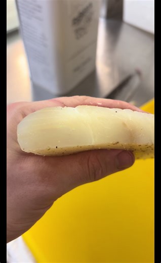 Sounds of the London life while working in one of the best restaurants in London. #cooking #seafood #work #kitchen #michelin