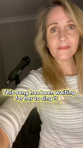 If You’ve Got Leaving On Your Mind - Patsy Cline by #sarahleeentertainer #PatsyCline #oldcountrymusic #leavingonyourmind | Sarah Lee - Entertainer