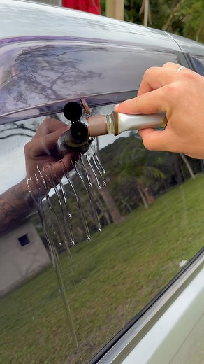 2M views · 20K reactions | Passe óleo de peroba no vidro do carro para resolver o problema! | Dicas Inovadoras | Facebook