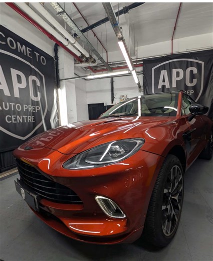 Aston Martin DBX in the bay today for our impressive Gloss Enhancement Service and Interior Detail to remove all imperfections shown pre-polish, in a gorgeous, fiery red-orange paint that is complimented beautifully by the light. Although it arrived relatively shiny, the difference is insane especially as now all scratches have been eliminated. It’s crazy to believe that this could get any shinier! But anything is possible at Auto Prep Centre London. 🫡 Get in touch to treat your car to the serv