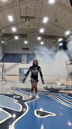 Toe touches and Pom tosses! Maumelle charter cheer! | Rock Town Media