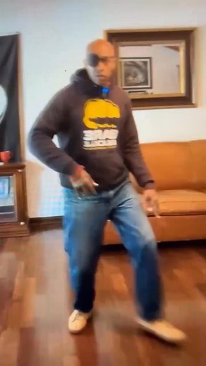 🐍 Snake, Tiger, Crane: The Dragon’s Hidden Architecture In Temple Style Tai Chi, the animals are not mere metaphors — they are living archetypes of energy. Tiger, Snake, and Crane are the three pillars. When they weave together, the Dragon emerges: a synthesis of ferocity, fluidity, and transcendence. Snake: The Silent Architect The Snake is the most understated of the three, yet it is the architect of transformation. Its qualities are: Coiling and spiraling: Snake energy teaches us to store an