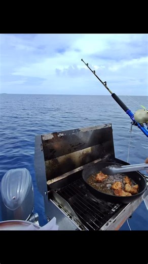 109 reactions · 10 comments | Giving thanks and praise  it’s truly such an honor to prepare meals that everyone to loves, Ed and his family enjoyed lunch at sea as the weather was perfect! Thank you guys so much for always making us a part of your vacation. #live2fish #bahamas #paradise #1 | Live 2 Fish | Facebook