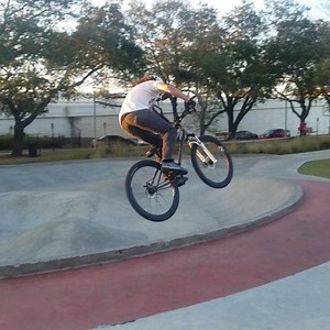 Starting to work on filming a video where I pick a trick and try to learn it! Interested? Here is a pretty new one that @sethsbikehacks helped me learn. It's pretty basic, but hey, baby steps! 🐣 . . What would you guys like to see me learn? . . #singletracksampler #lfrhgs #concretejungle #skateparksampler #180flyout #dirtjumper 🎥@mrtonka.mtb #mtb | The Singletrack Sampler