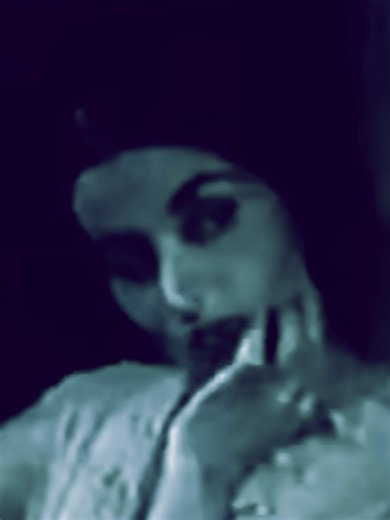 Tango de epoca ‐ Argentine tango has no social or cultural distinctions and is danced for one's partner, while ballroom dance has all of these distinctions and is danced for the audience, which is why it is very competitive. Ballroom dancing is not for me. I don't need to compete to feel better about my dance partner.#tangoargentino #tangotwincities #twincitiesdance #tangoinusa #tangopasion #tangopassion #tangolloron #tangotango #tangohistory #tangoinsaintpaul