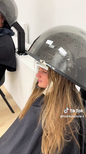 Foils checks Heelys 🛞