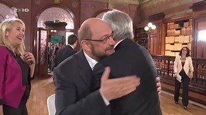 World Hello Day: Es gilt: Mindestens zehn Menschen freundlich grüßen. Unsere ZDF-Reporter waren in England, Brüssel, Frankreich und Polen unterwegs und haben auf unterschiedliche Weise "HALLO" gesagt: | ZDF heute