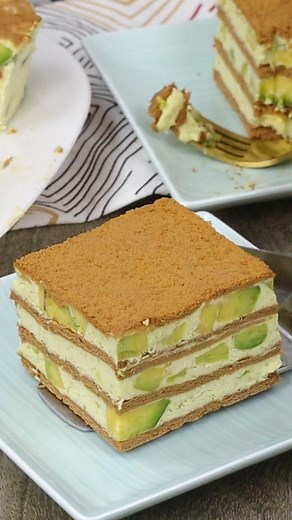 Easy No-Bake Avocado Graham Cake #dessertrecipes #filipinofood #kaintayo #foodielife #cookingvideo #reelsfood #reelsfb #pinoyfoodie #avocado #grahamcake | Kawaling Pinoy Recipe Blog