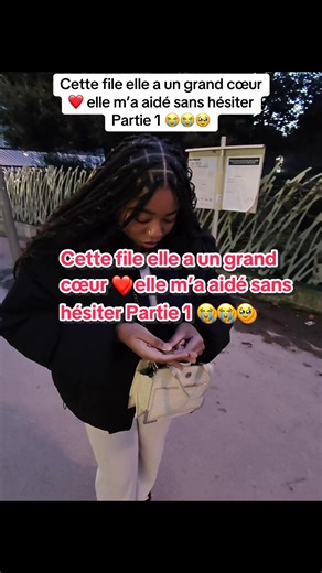 Cette file elle a un grand cœur ❤️ elle m’a aidé sans hésiter Partie 1 😭😭🥹 #socialesperimenté #cameracachée #pranksocialexperiment