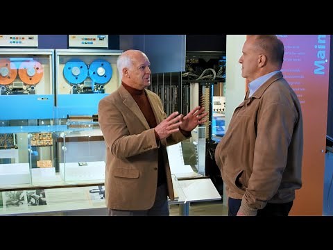 How do Paradigms Explain the Creation & Evolution Debate? - Dr. Paul Nelson