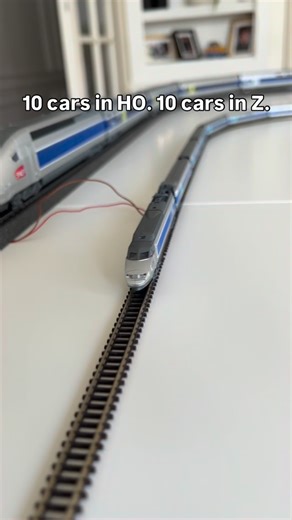 Same TGV. Same 10 cars. Two scales. HO vs Z — the size difference is real! Which one would you run on your layout? #ModelTrains #HOscale #Zscale #鉄道模型 #KeretaMini Ferromodelismo | ModelTrain HO