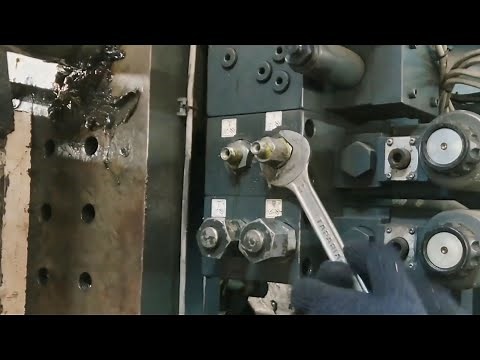 Hydraulic Core Functions and Fitting INJECTION MOLDING MACHINE