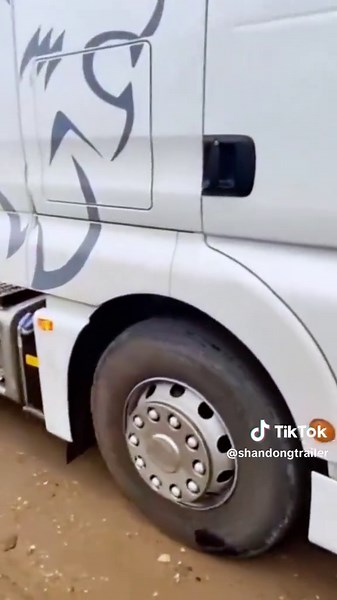 Howo Sitrak Tractor Truck Available for Purchase