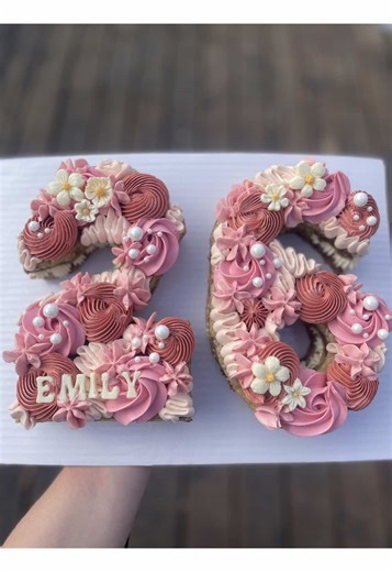 Adorable Spring Cookie Cake Decoration