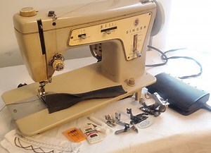 Vintage Singer Fashion Mate Sewing Machine Model 237 with Pedal+attachments | eBay