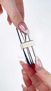 This embossing, this shade… I’m obsessed 😭🩷 @pradabeauty *PR/Gifted #prada #pradabeauty #lipstick #luxurymakeup #makeup #makeupswatches #cosmetics #makeupunboxing #viral #fyp #trending | Ronnibears